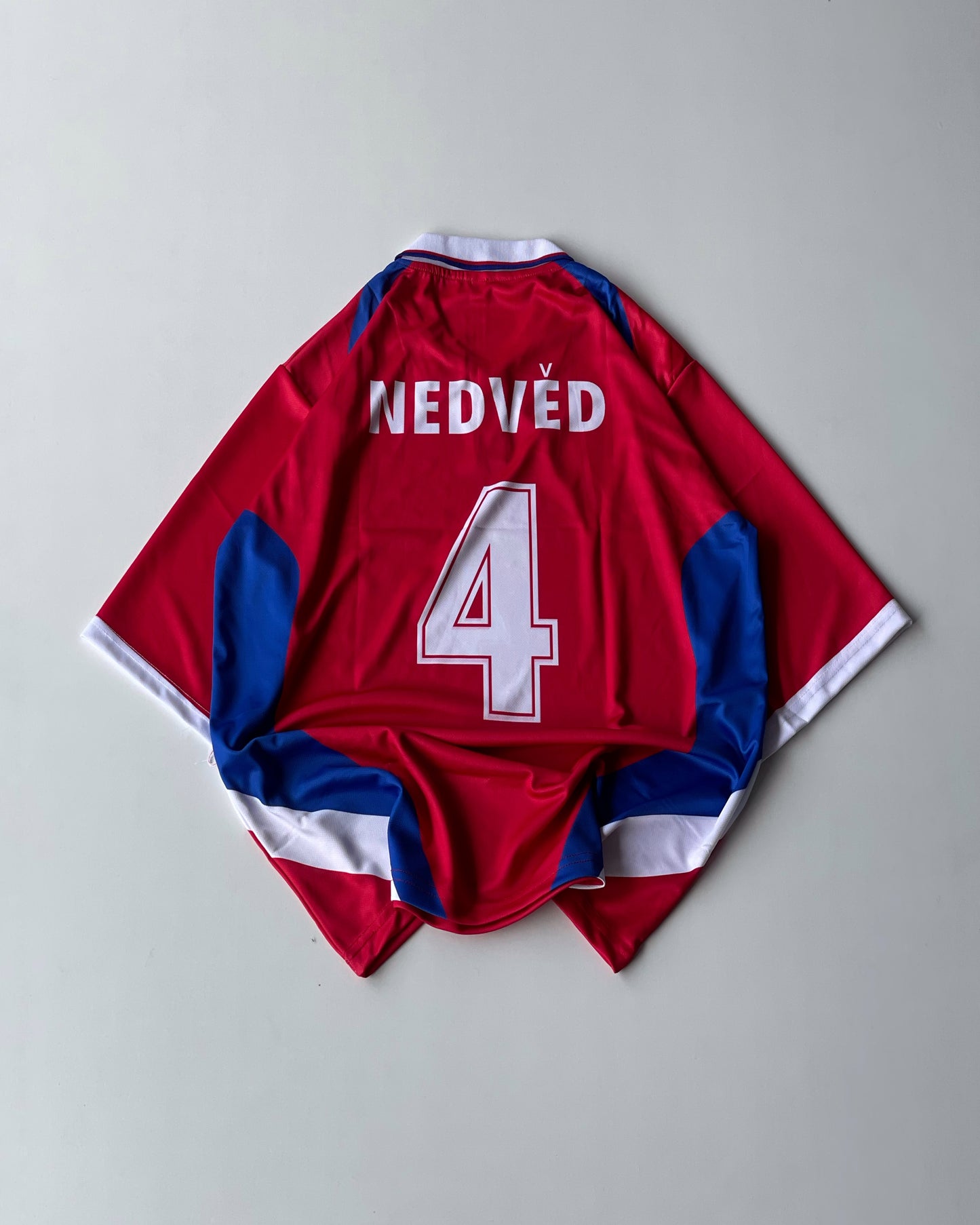 NEDVED RETRO RED KIT (oversized) – REDCARD